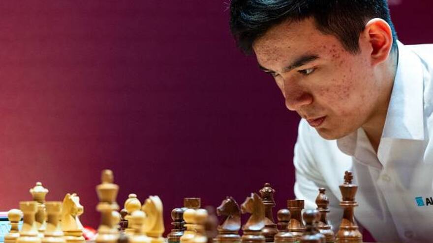 Freestyle Chess Grand Slam Paris. Abdusattorov va Yan Nepomnyashchiy o ...