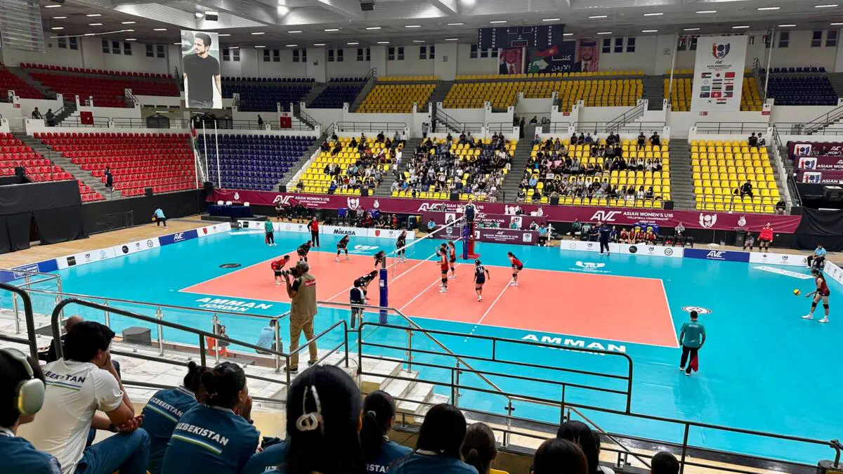 Voleybol. Terma jamoamiz Iordaniya va Gongkong (Xitoy) oʻyinini tomosha qilish uchun Shaxzoda ...