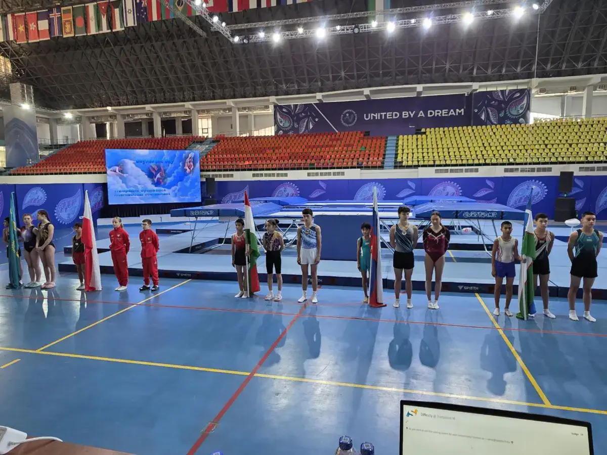 Гимнастика. Гимнастика марказида \"Осмон устида\" халқаро батут ...