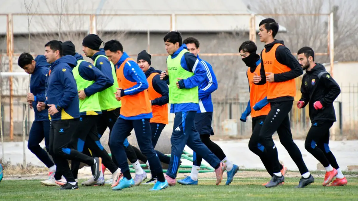 “Sho‘rtan” futbol jamoasi qishki o‘quv-mashg‘ulot yig‘inlari doirasida ...